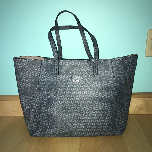Guess | Bags | Guess Tote | Poshmark